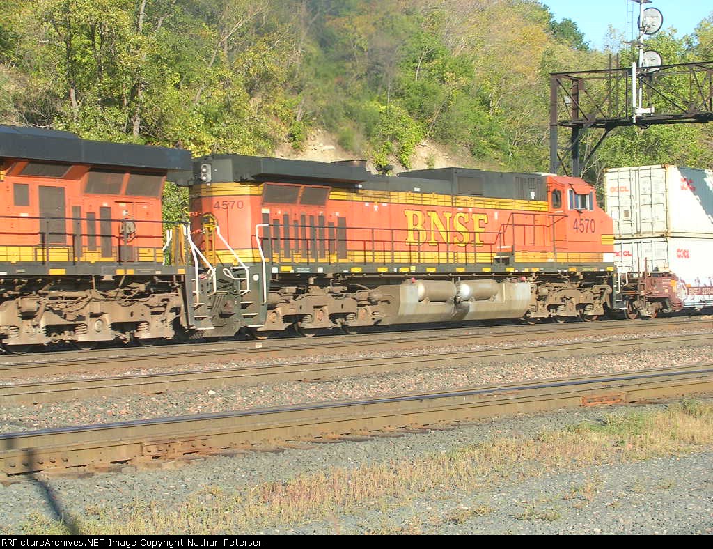 BNSF 4570